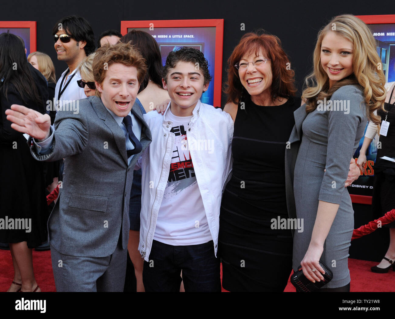 Actors Seth Green, Ryan Ochoa, Mindy Sterling and Elisabeth Harnois (L ...