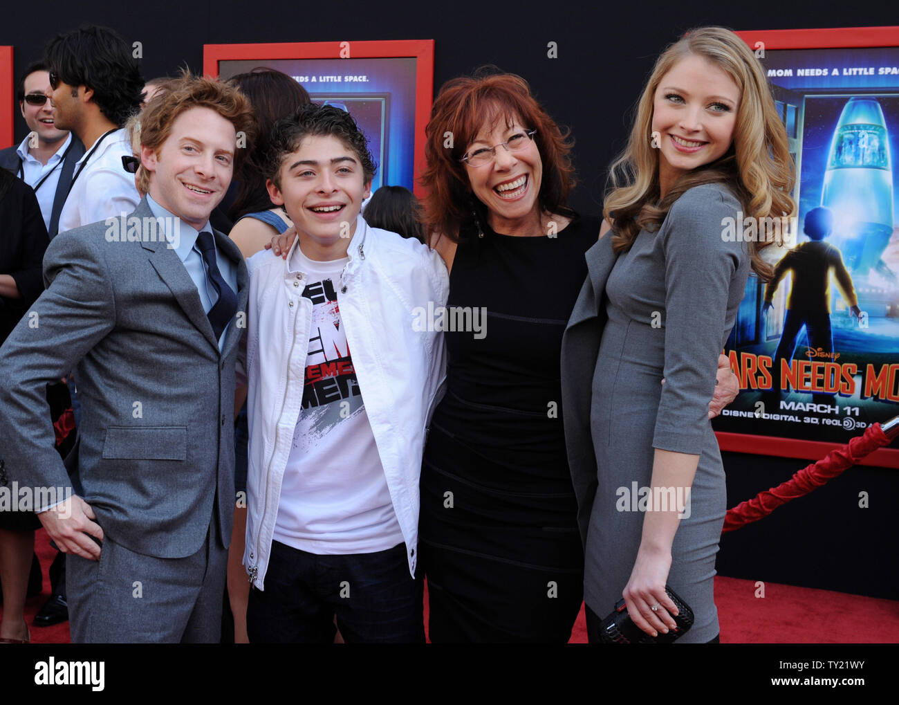 Actors Seth Green, Ryan Ochoa, Mindy Sterling and Elisabeth Harnois (L ...