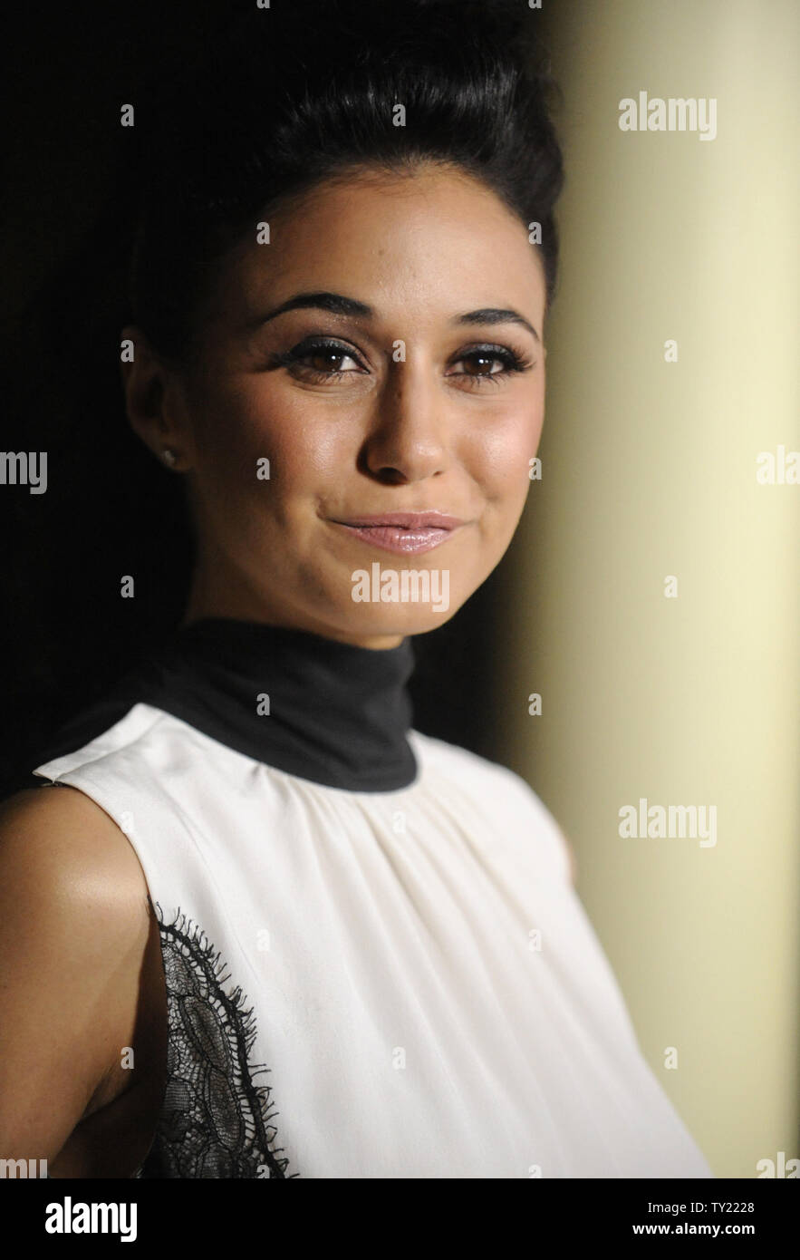 Cast Member Emmanuelle Chriqui Attends The Premiere Of Girl Walks Into