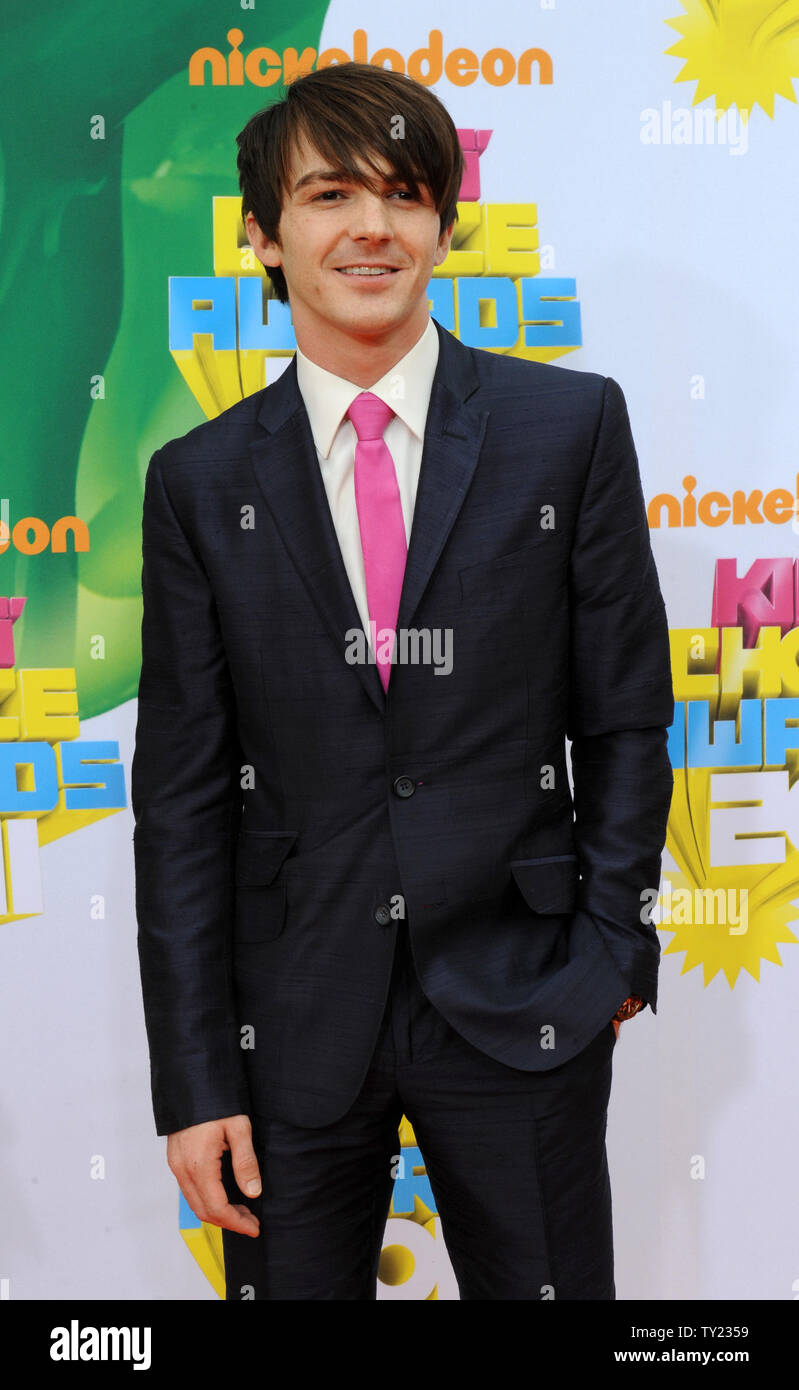 Actor Drake Bell arrives at the 24th annual Nickelodeon Kids Choice ...