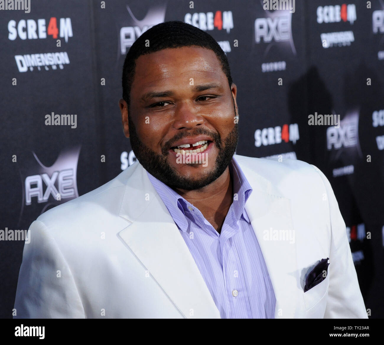 Anthony anderson scream 4 premiere hi-res stock photography and images ...