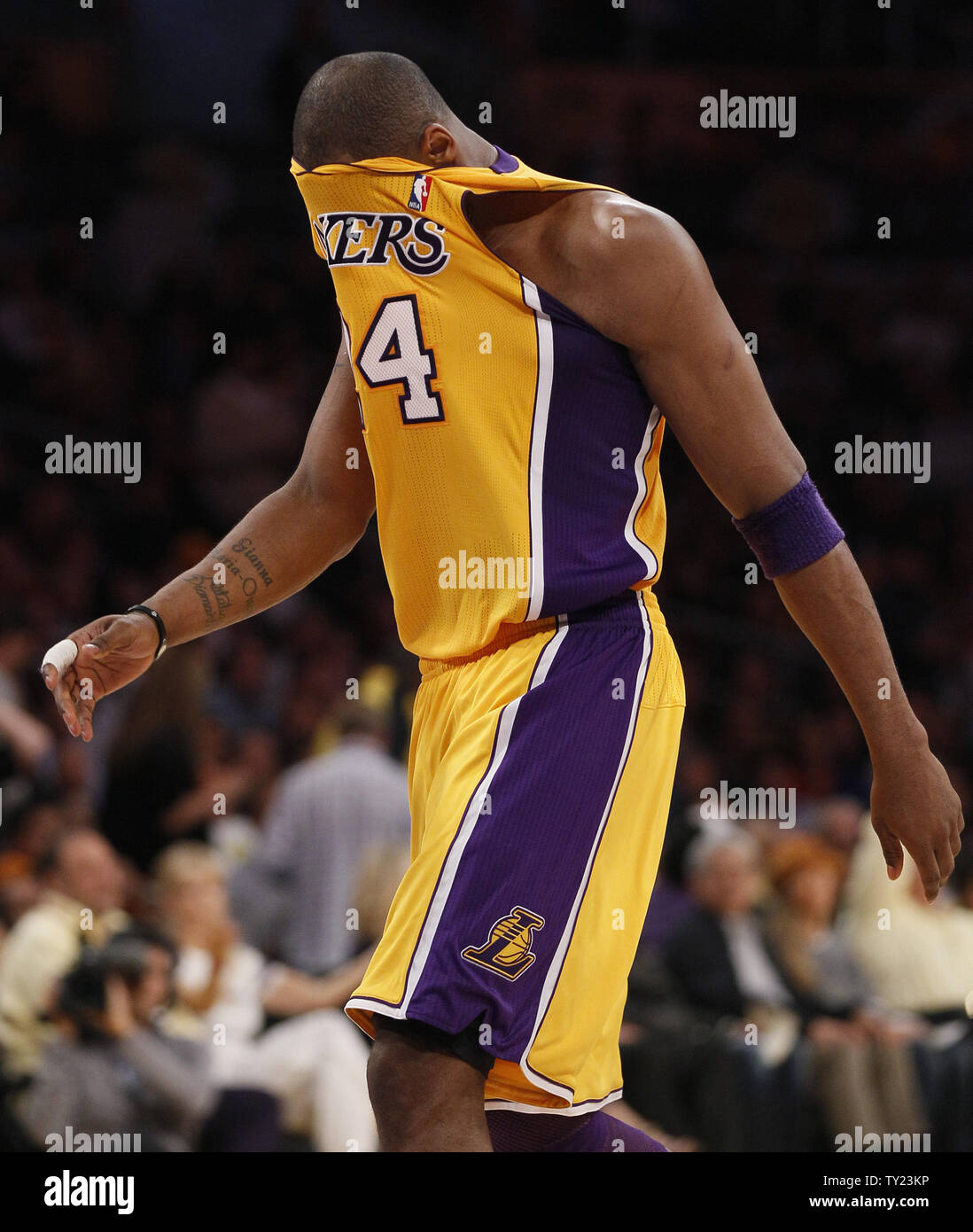 Kobe Bryant Shooting Wallpaper