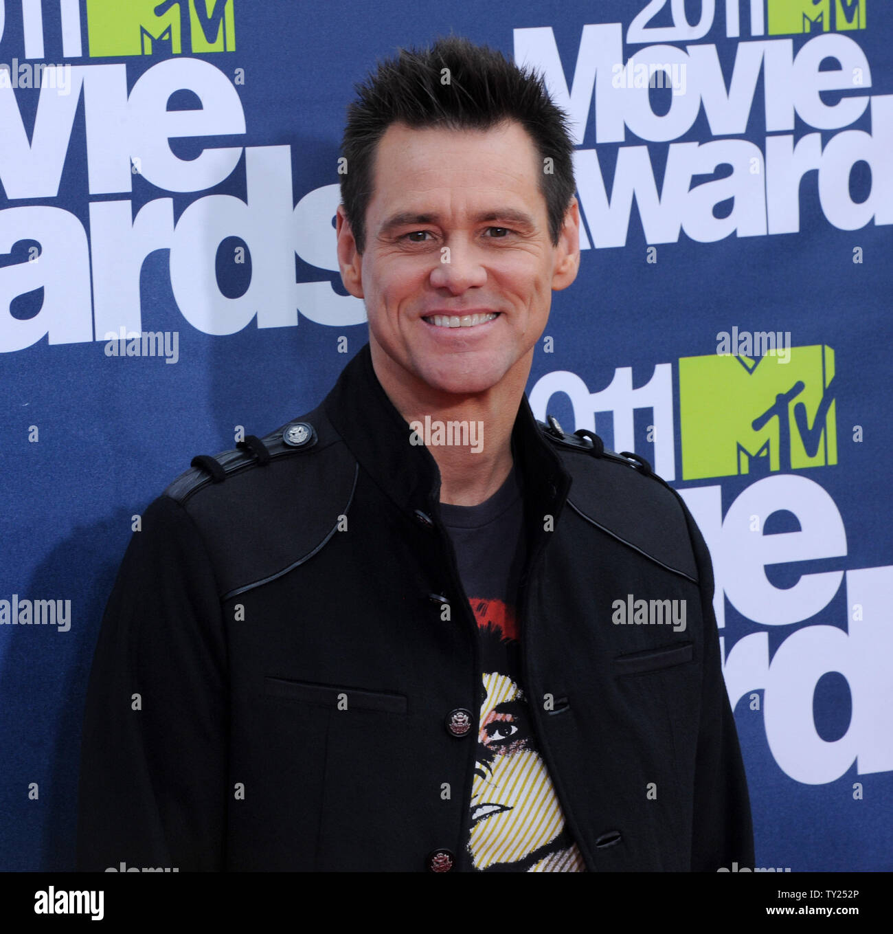 Actor Jim Carey arrives at the MTV Movie Awards in Los Angeles on June ...