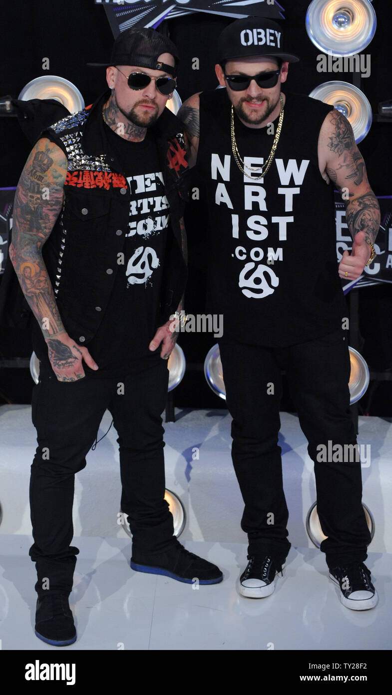 Musicians Benji Madden (L) and Joel Madden from the band Good Charlotte ...