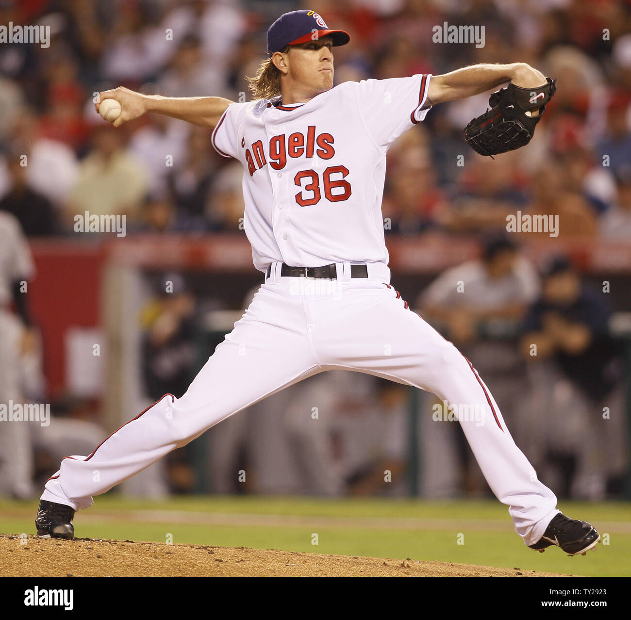 Los Angeles Angels starting pitcher Jered Weaver (36) throws to the New ...