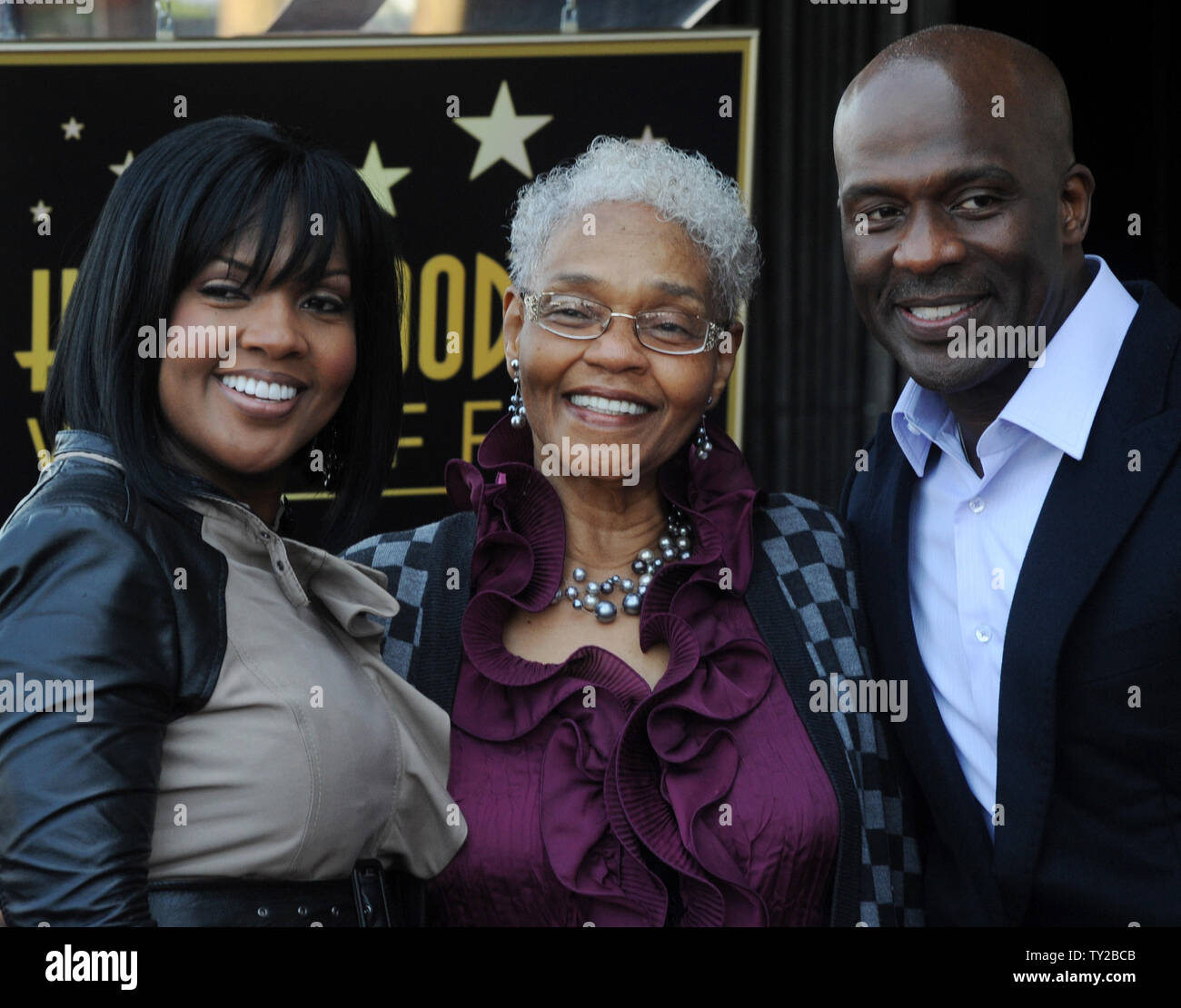 Cece winans mother hi-res stock photography and images - Alamy