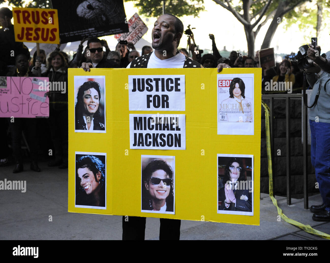 Michael jackson death trial hi-res stock photography and images - Alamy