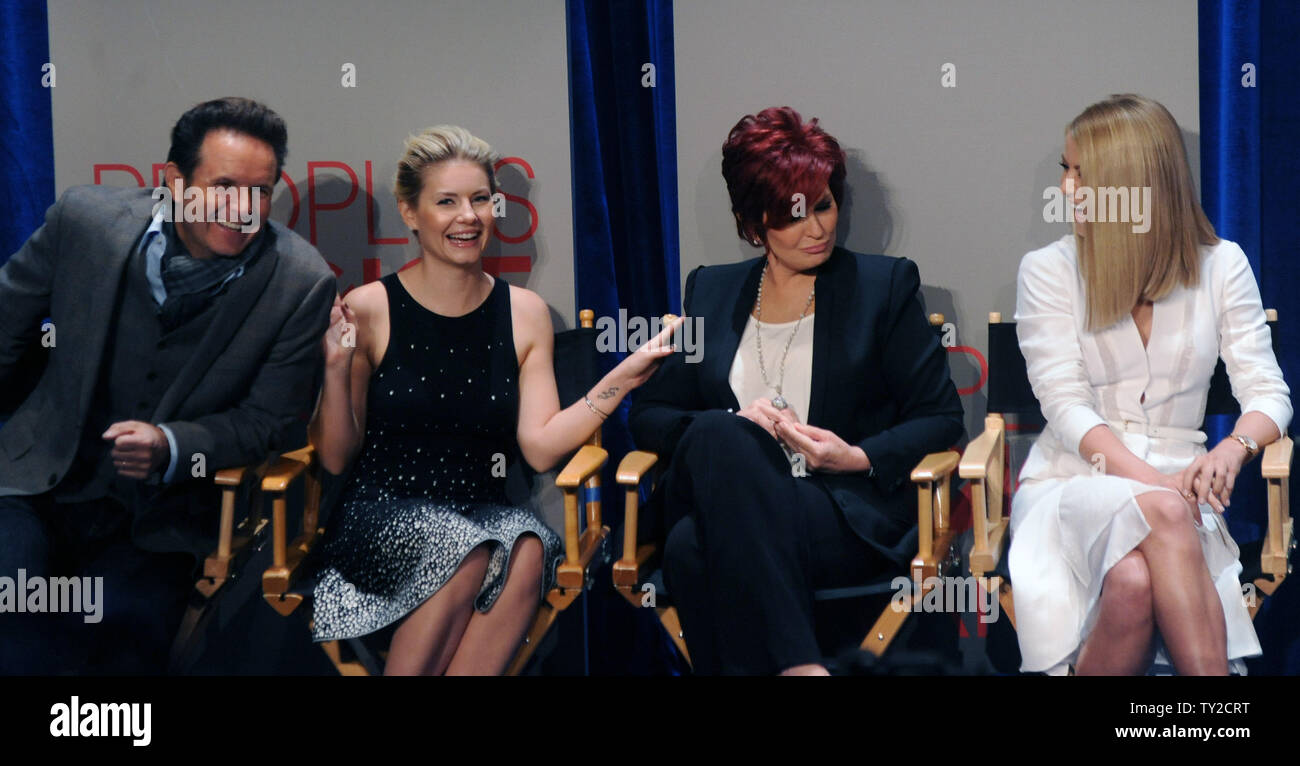 Elisha cuthbert osbourne julianne hi-res stock photography and images ...