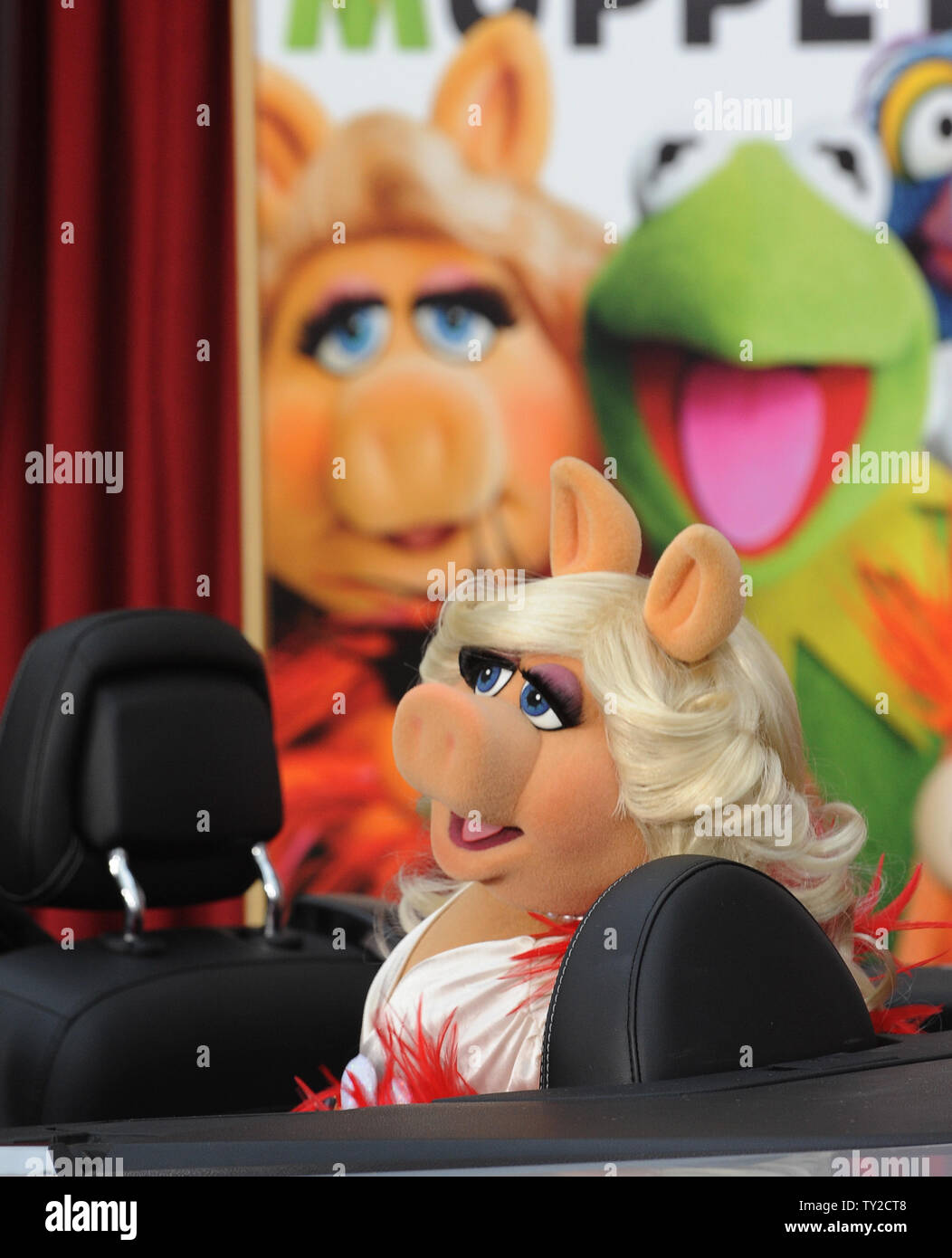 Miss Piggy attends the motion picture musical comedy "The Muppets", at ...