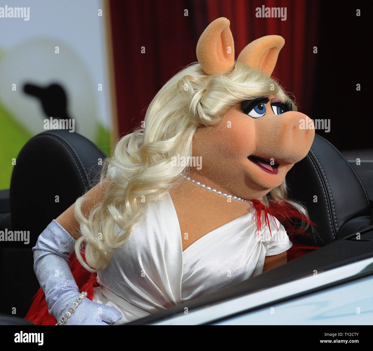 Miss Piggy attends the motion picture musical comedy "The Muppets", at ...