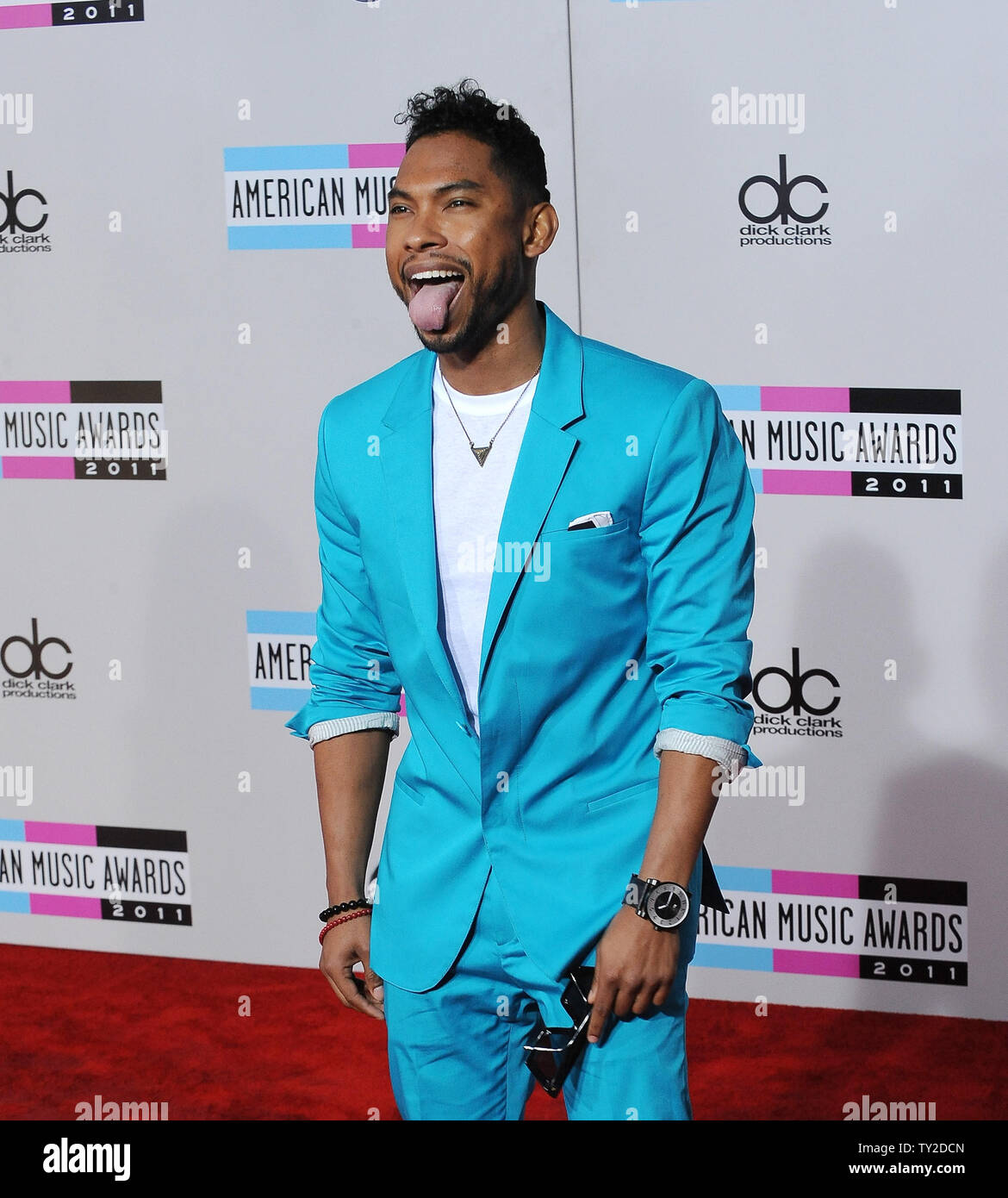 Singer Migue arrives at the 39th American Music Awards at Nokia Theatre ...