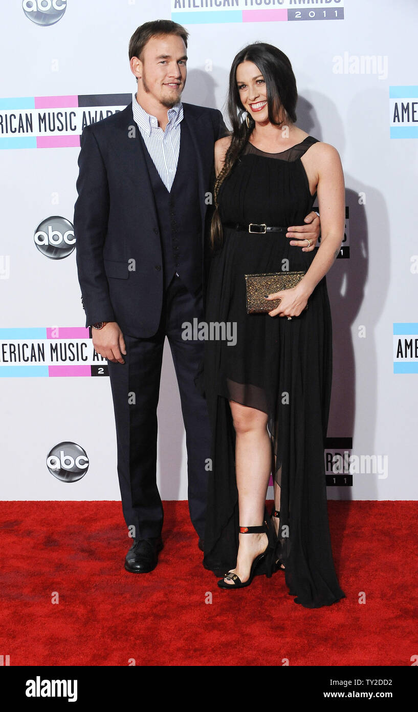 (L-R) Rapper Mario 'Souleye' Treadway and singer Alanis Morissett ...