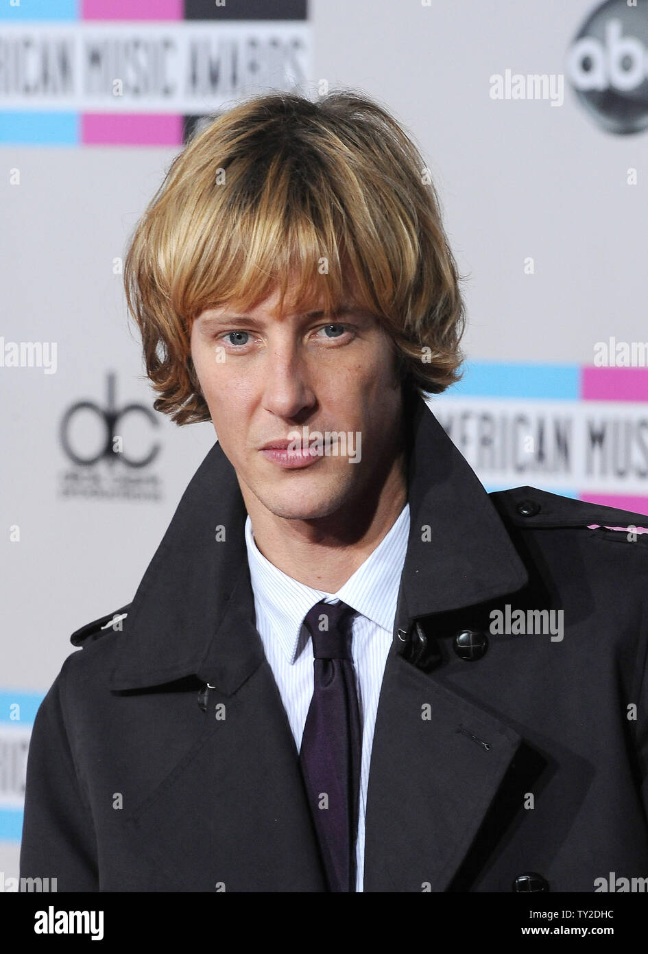 Actor Gabriel Mann arrives at the 39th American Music Awards at Nokia ...