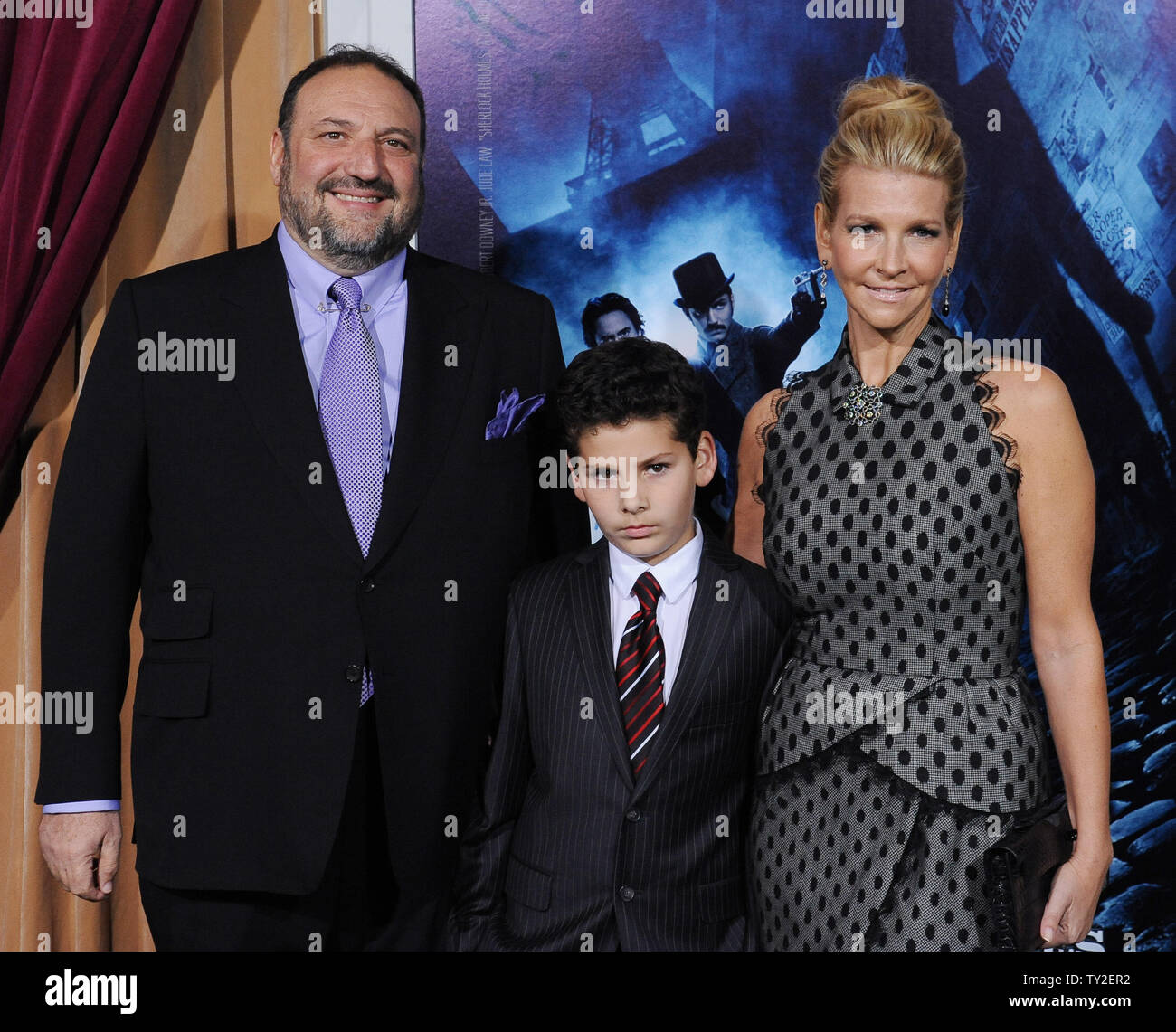 Joel silver and his wife and son hi-res stock photography and images ...