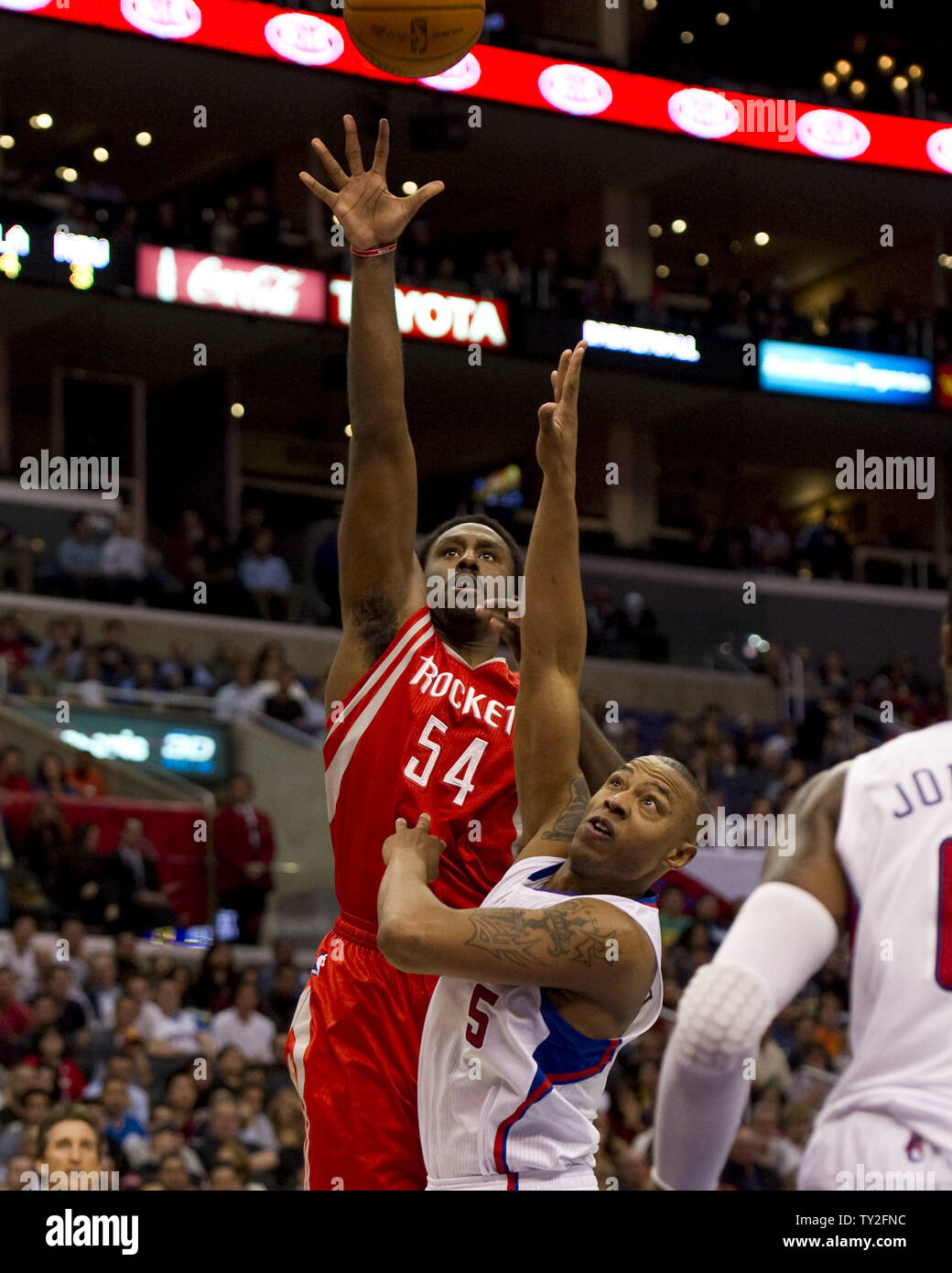 Houston Rockets' Patrick Patterson shoots over Los Angeles Clippers ...
