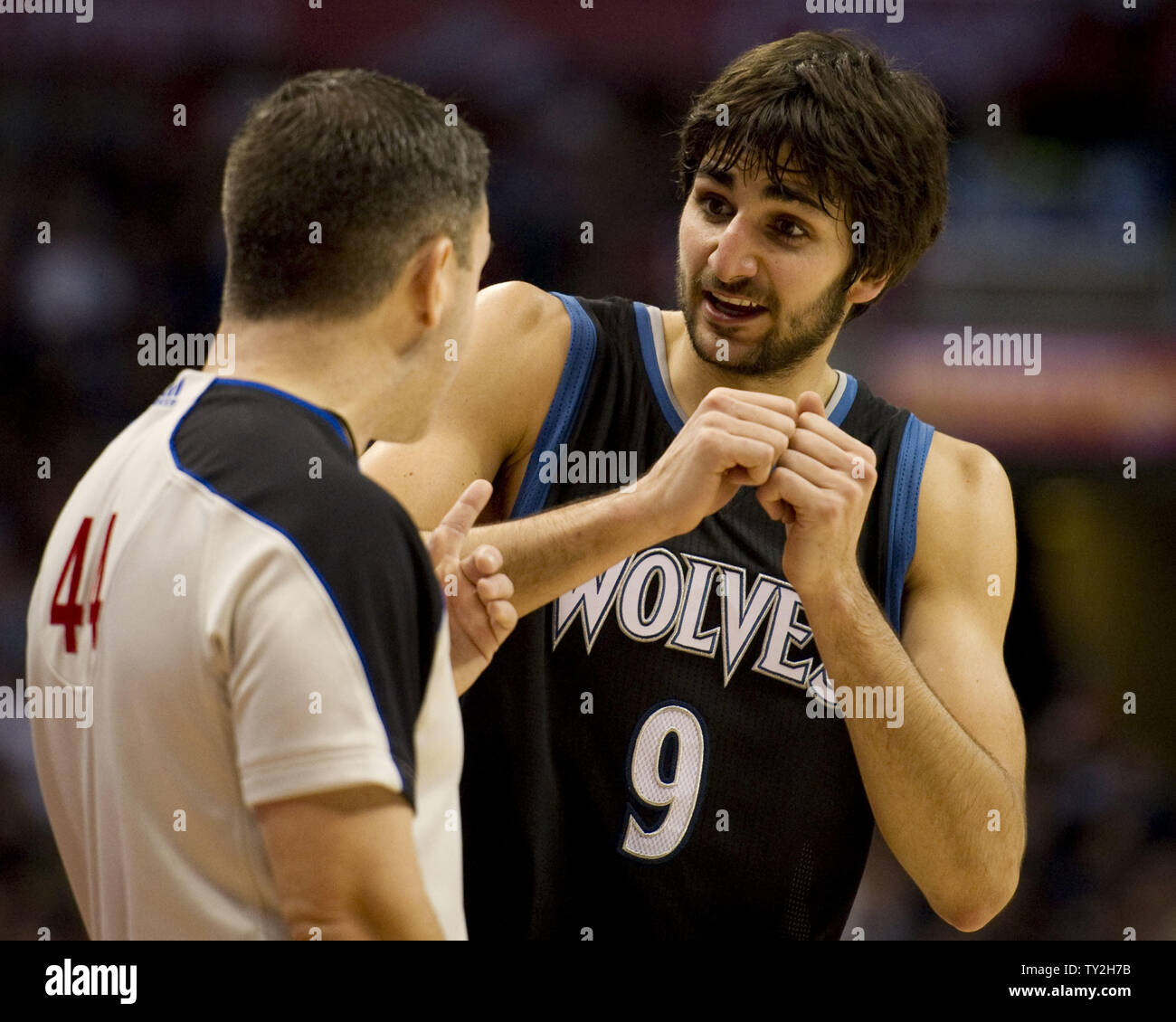 Nba referee hi-res stock photography and images - Alamy