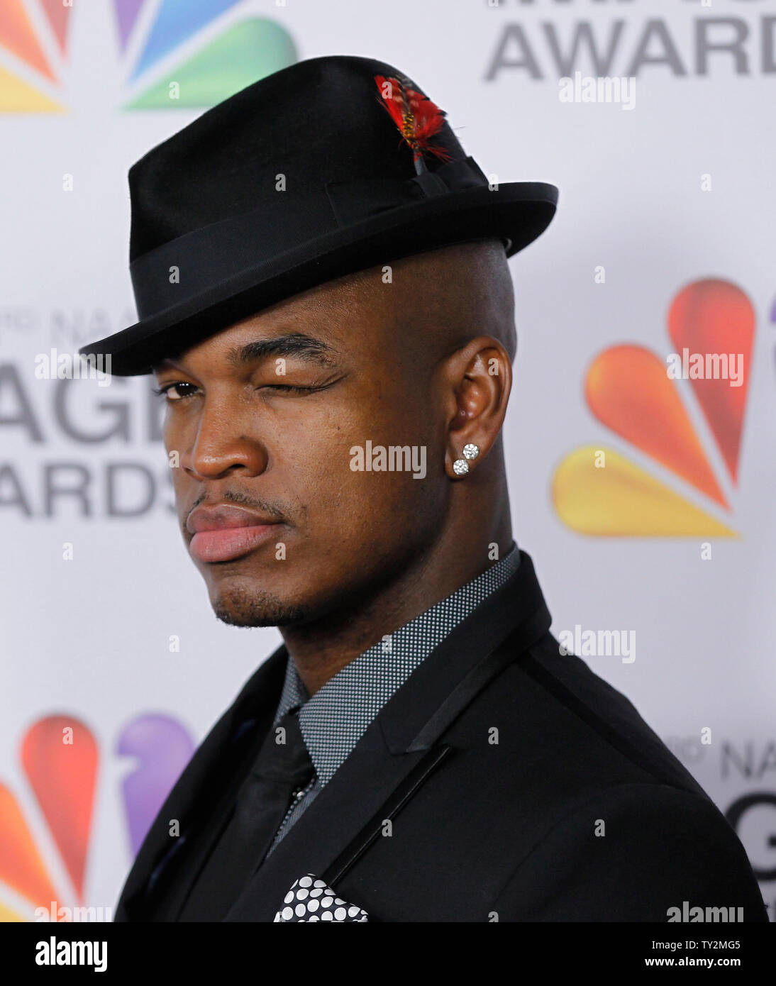 Singer Ne-Yo arrives at the 43rd NAACP Image Awards at the Shrine ...