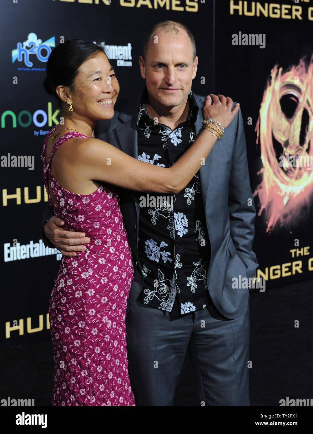 Woody harrelson and wife laura louie hi-res stock photography and ...