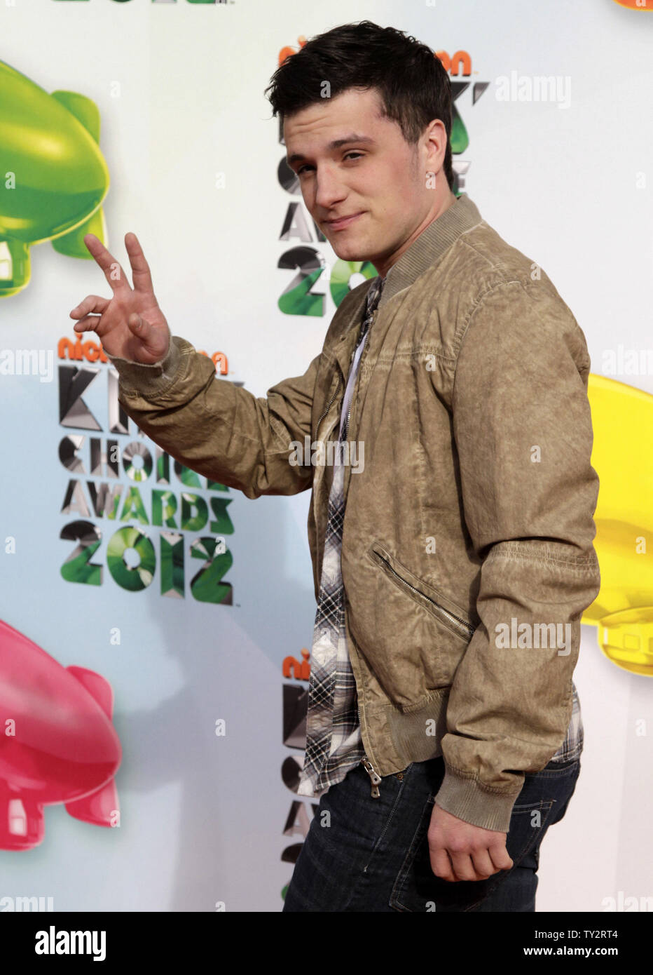 Actor Josh Hutcherson arrives for Nickelodeon's Kids' Choice Awards at ...