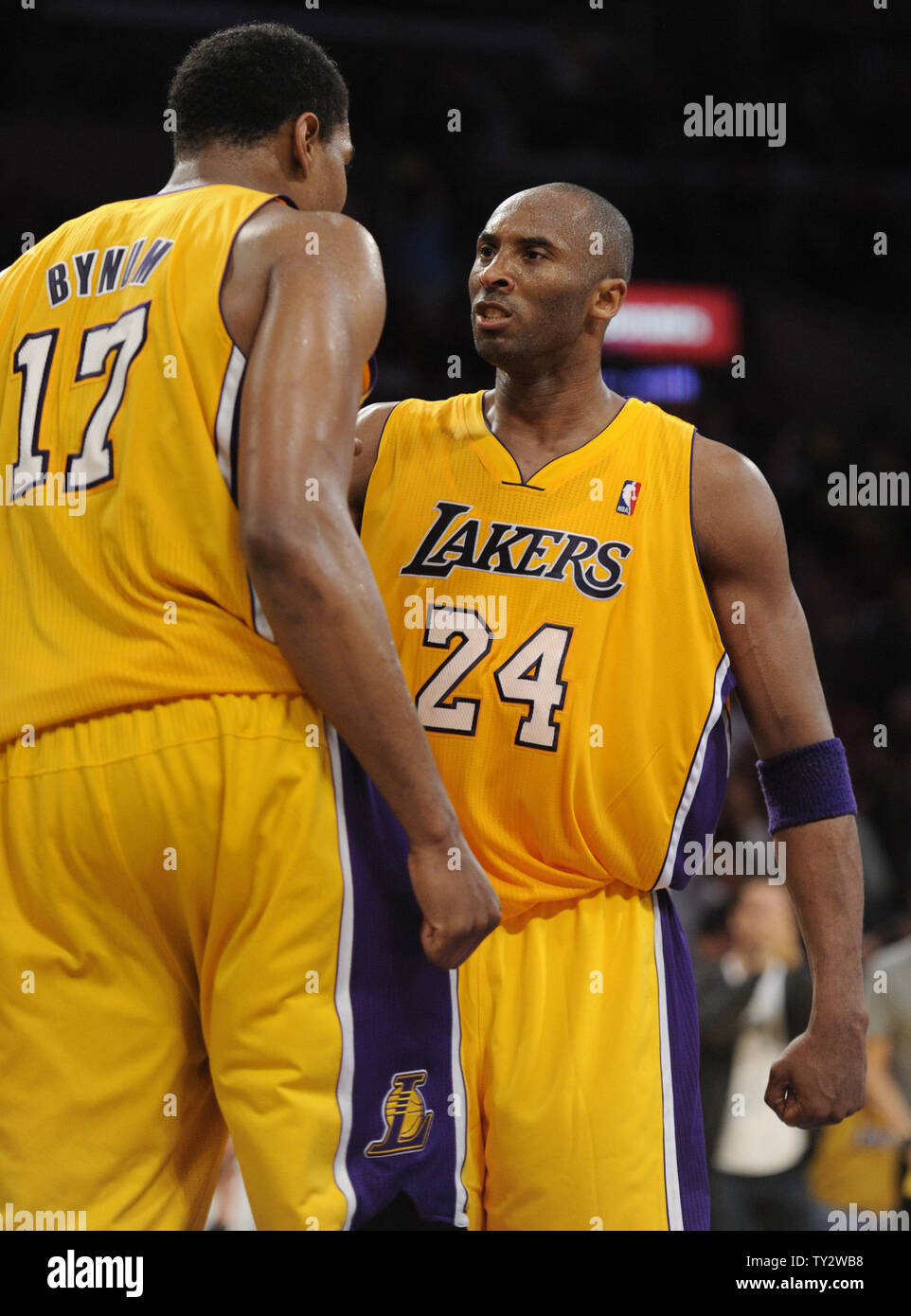Los angeles lakers kobe dunk hi-res stock photography and images - Alamy