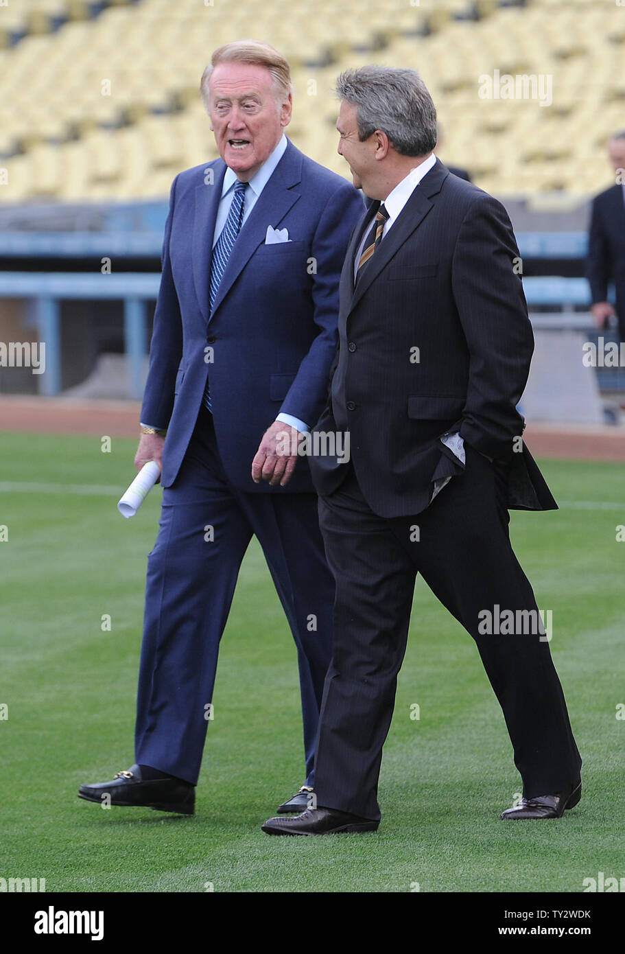 Dodger general manager ned colletti hi-res stock photography and images ...