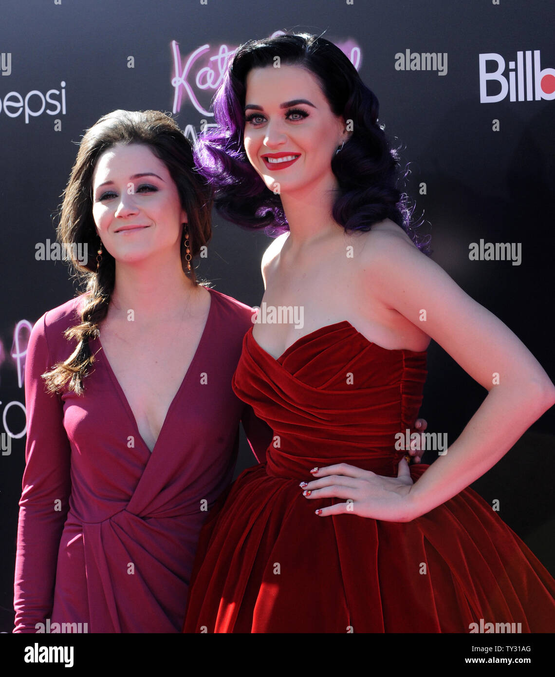 Singer Katy Perry (R) and actress Shannon Woodward attend the premiere ...