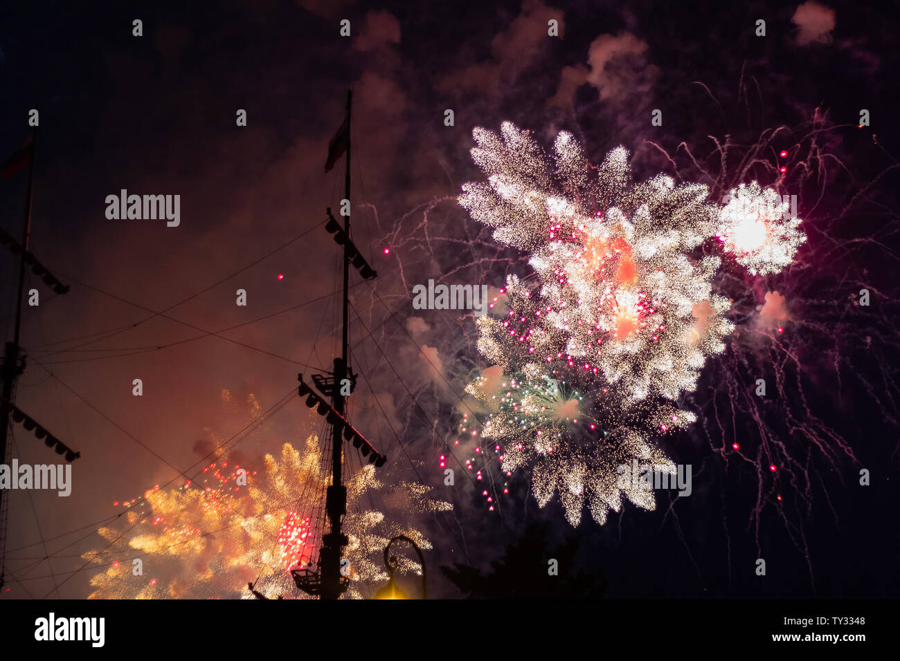 Scarlet sails st petersburg fireworks hi-res stock photography and ...