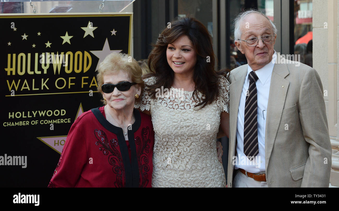 Valerie bertinelli and parents hi-res stock photography and images - Alamy