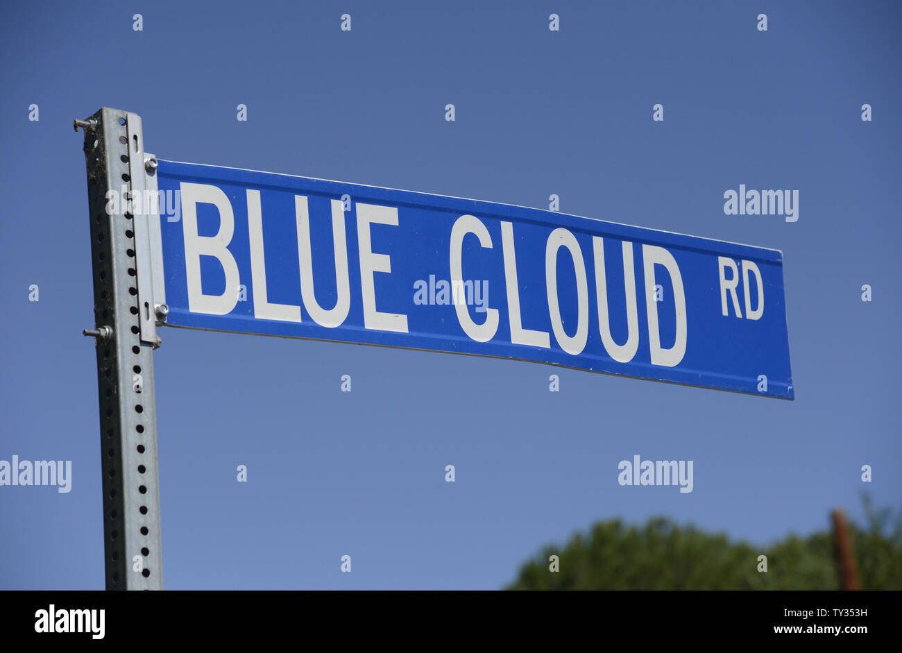 Movie trailer hi-res stock photography and images - Alamy