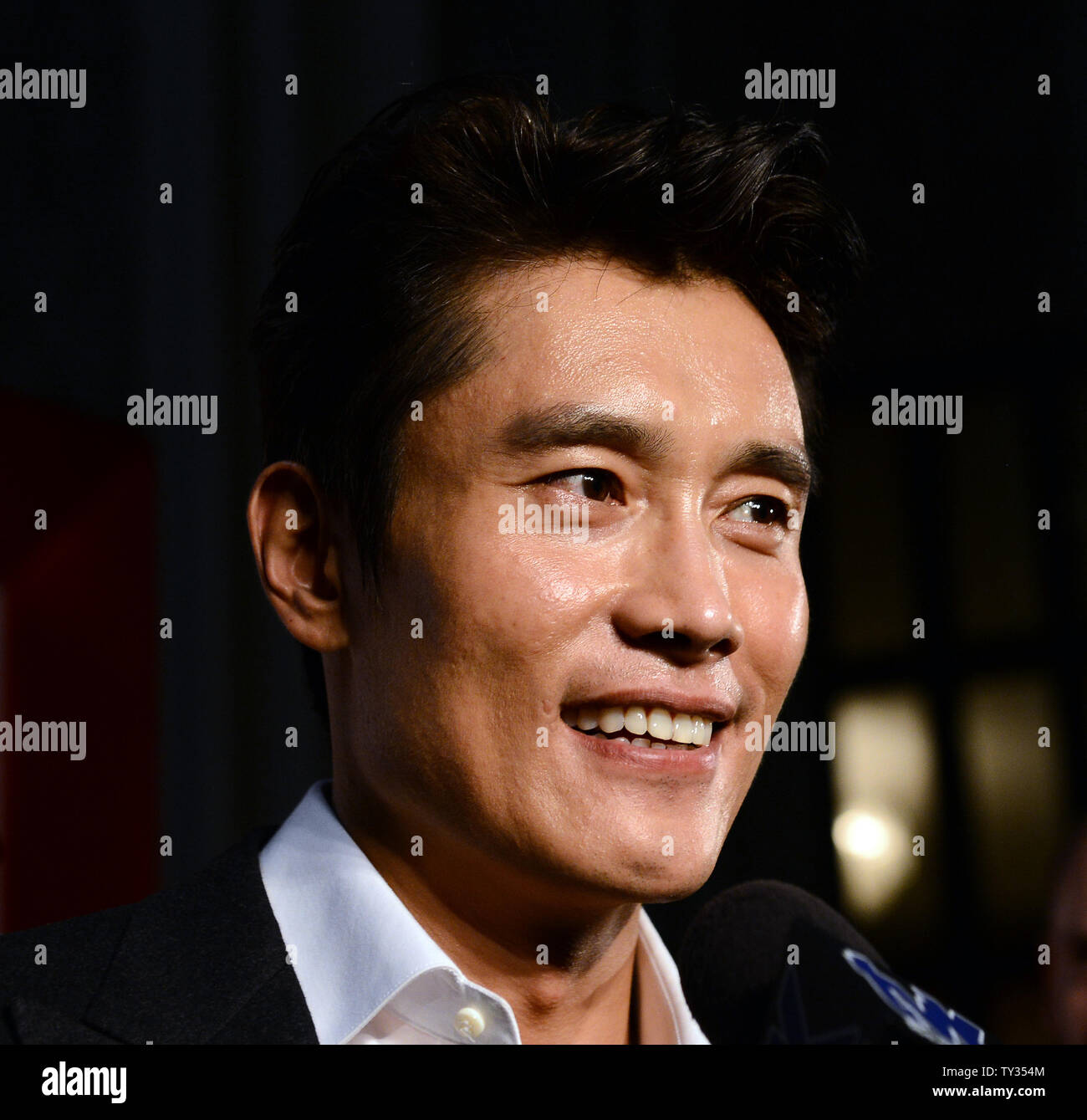 Korean actor Byung-hun Lee, who stars in the motion picture "Masquerade ...
