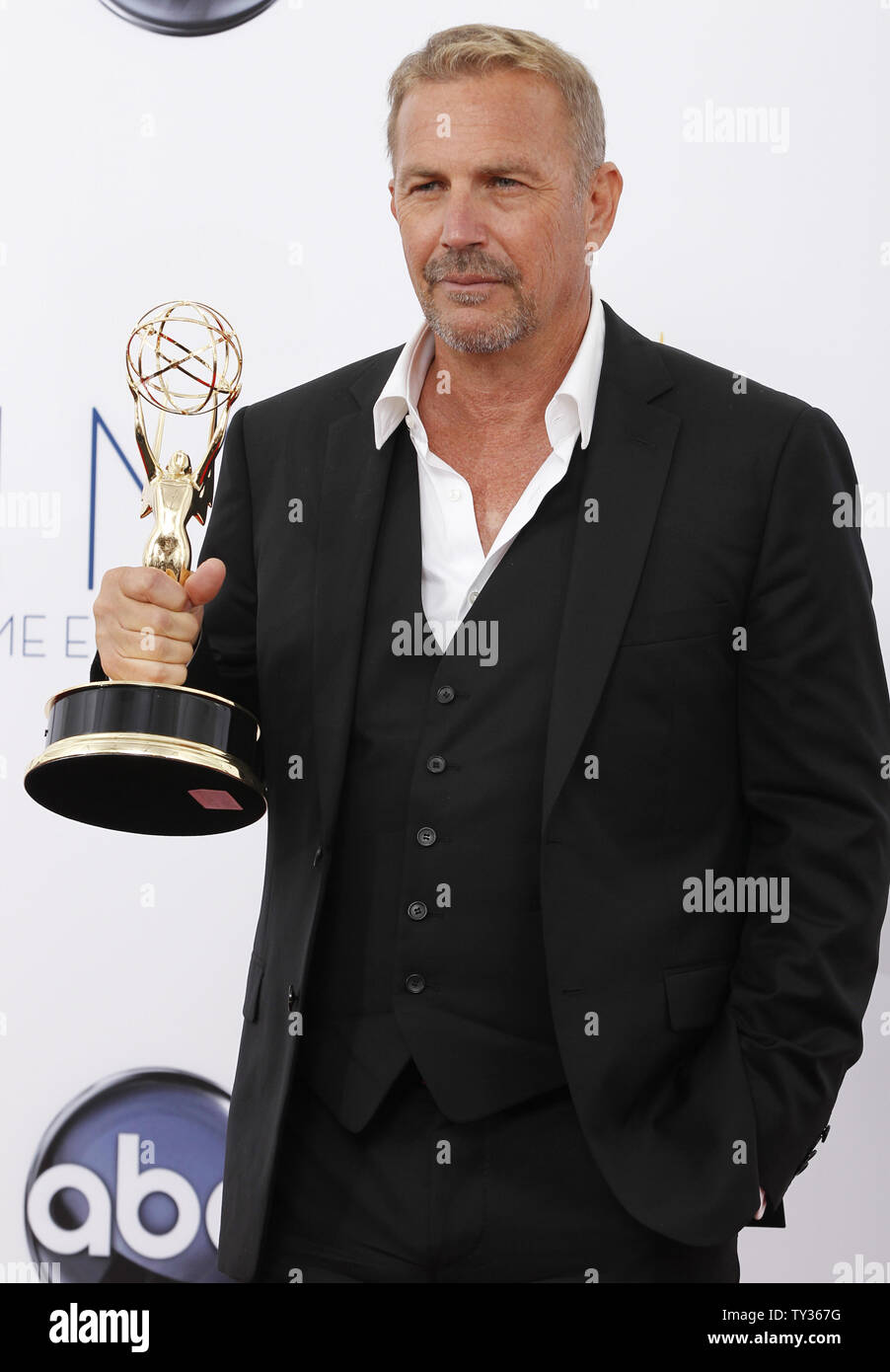 Kevin costner, hatfields and mccoys hi-res stock photography and images ...