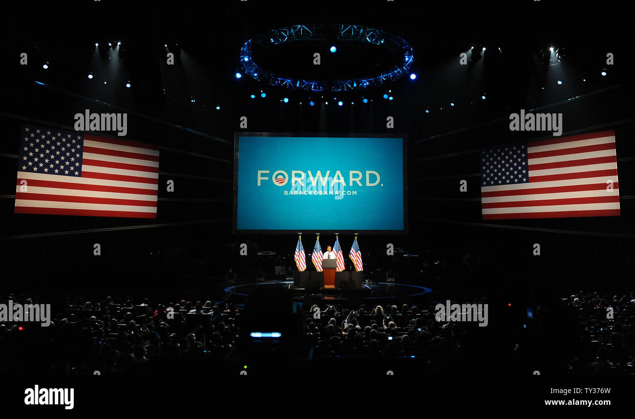 President Barack Obama addresses supporters during "30 Days to Victory ...