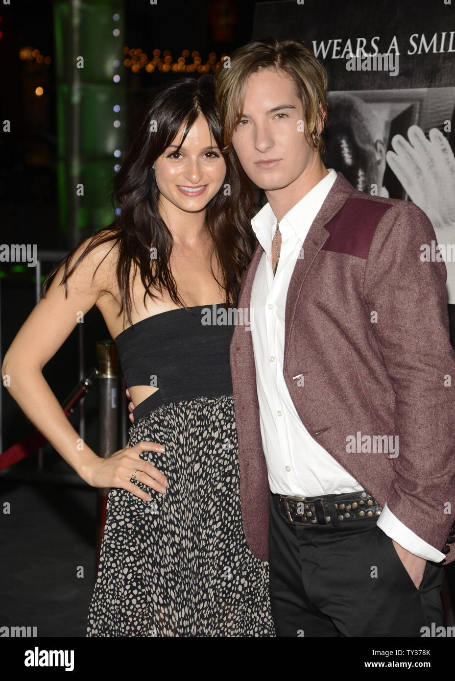 Cast members Melanie Papalia (L) and Andrew James Allen attend the ...
