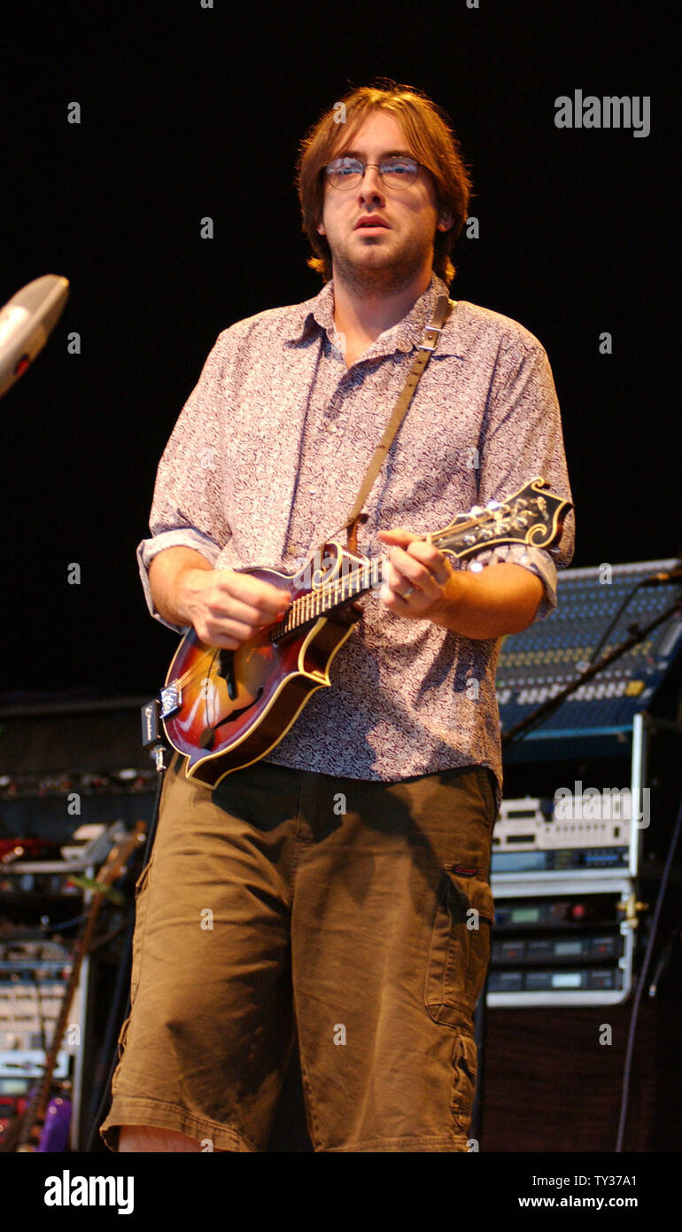 August 31, 2004 - Portsmouth, Virginia, USA - YONDER MOUNTAIN STRING ...