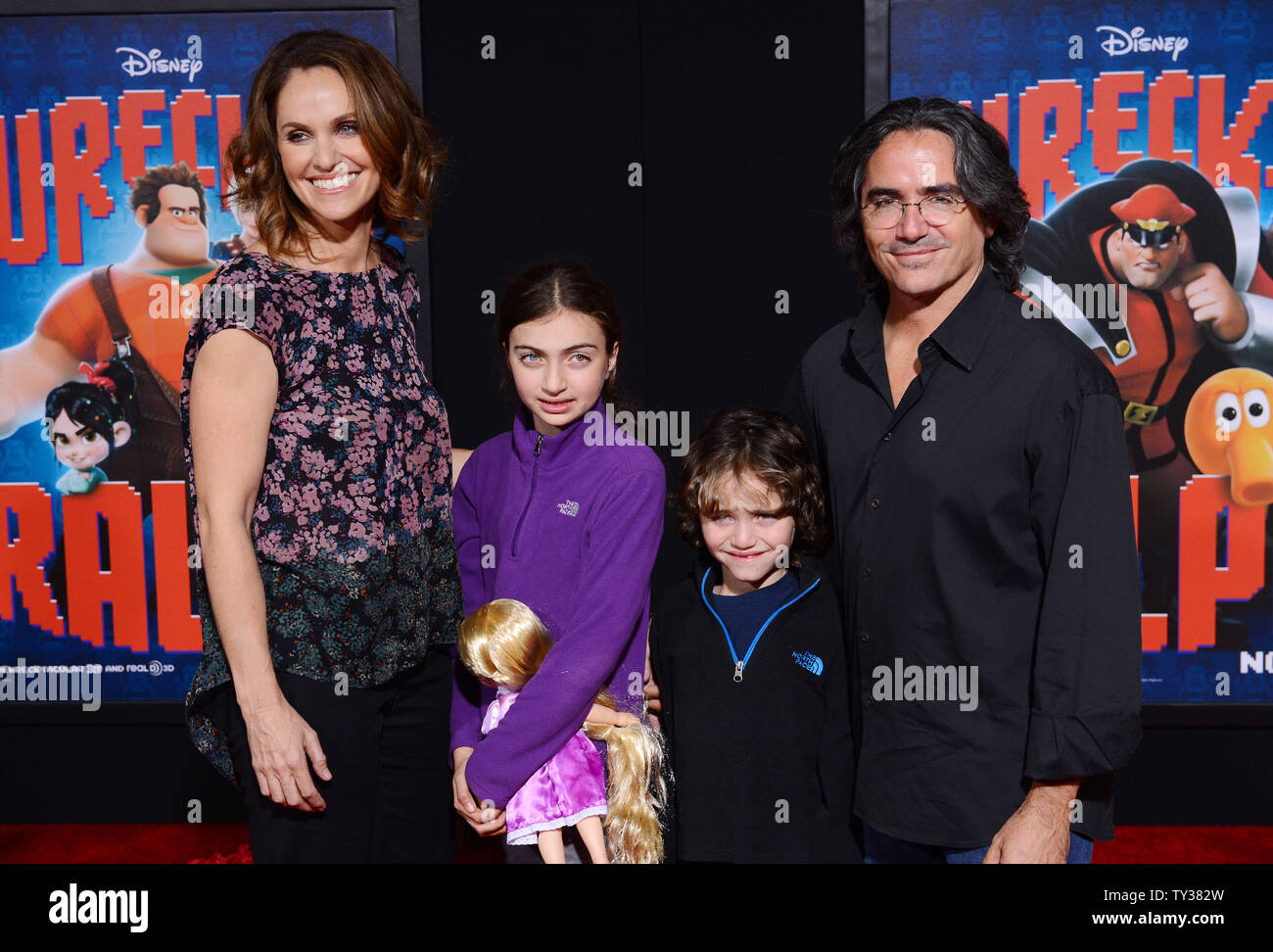 Brad silberling and amy brenneman hi-res stock photography and images ...