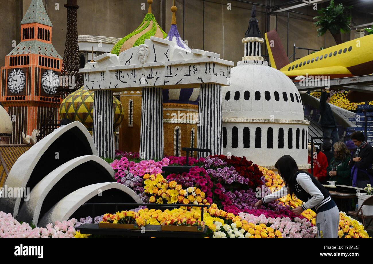 Volunteers use thousands of flowers and other plant material to prepare ...