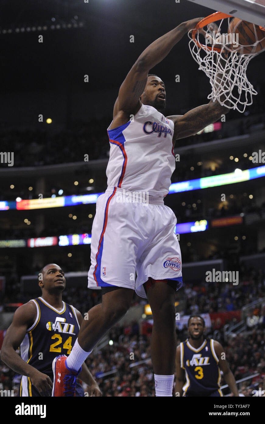 Deandre Jordan Dunk Wallpaper