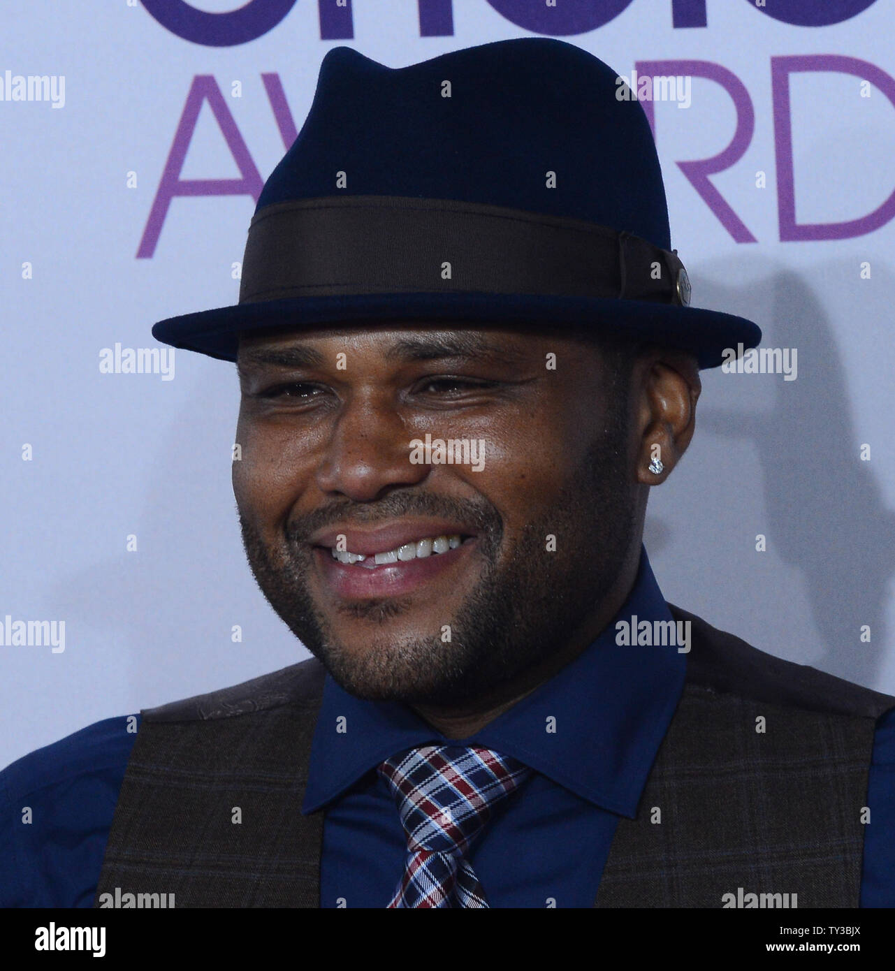 Actor Anthony Anderson attends the People's Choice Awards 2013 at Nokia ...