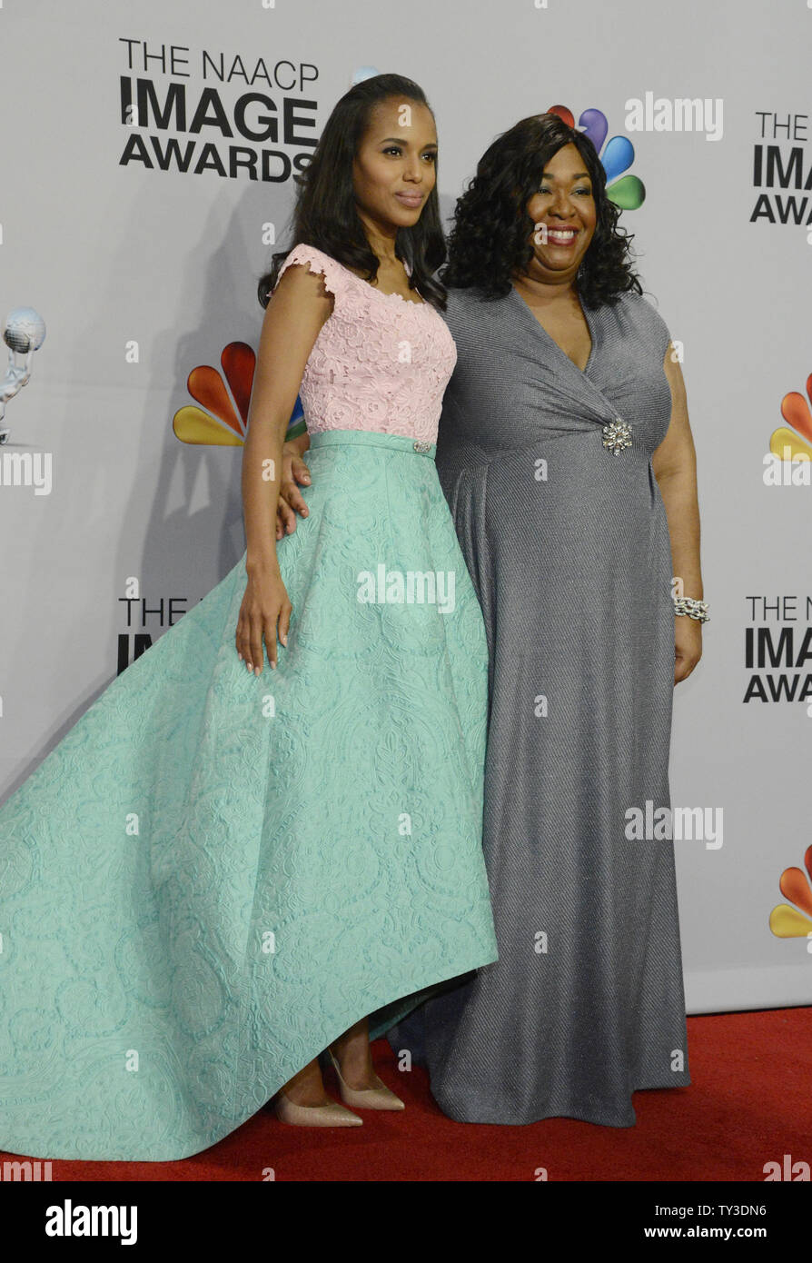 Actress Kerry Washington (L) and producer Shonda Rimes appear backstage ...