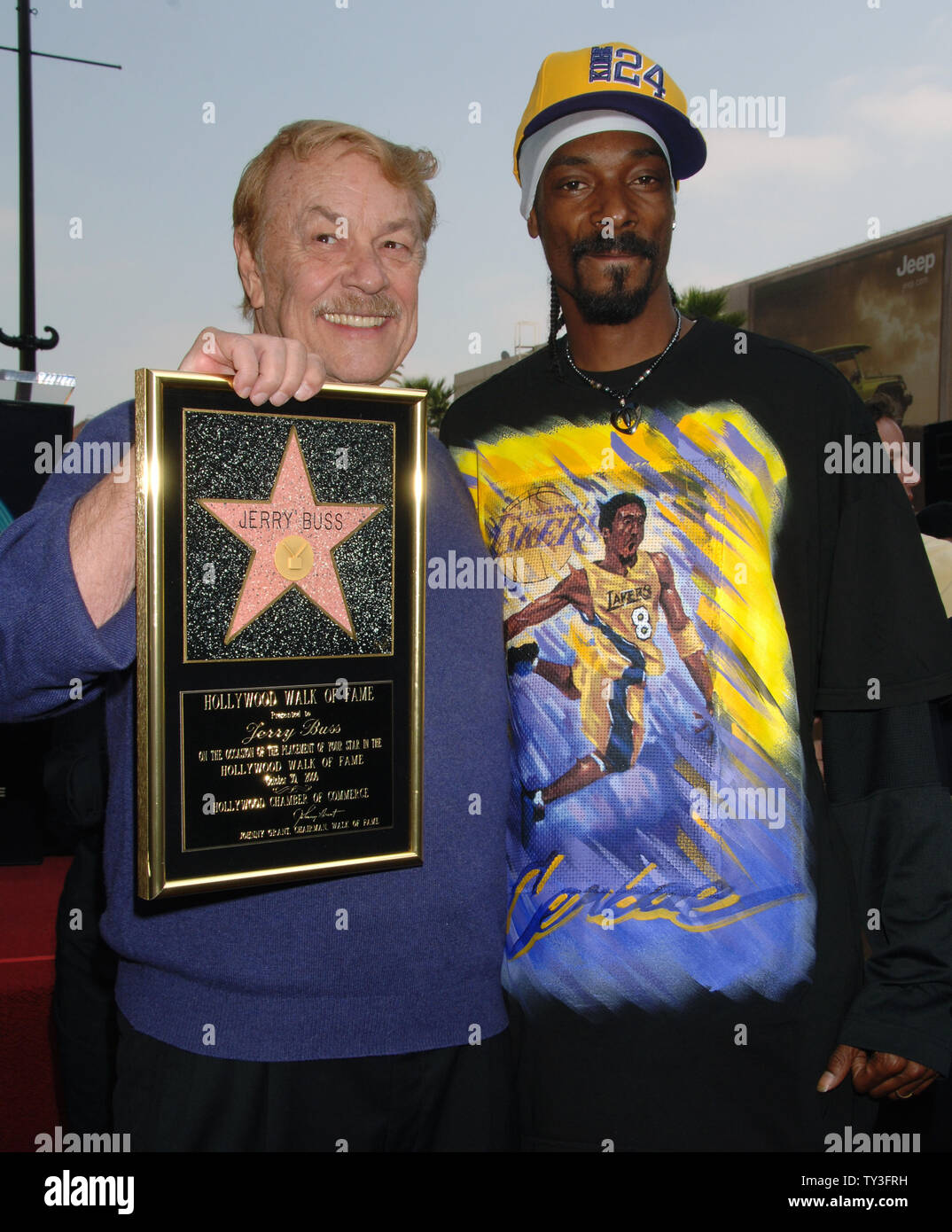 Dr jerry buss hi-res stock photography and images - Alamy
