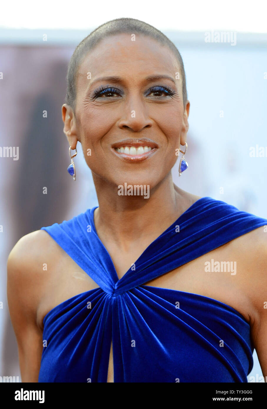Robin Roberts arrives on the red carpet at the 85th Academy Awards at ...