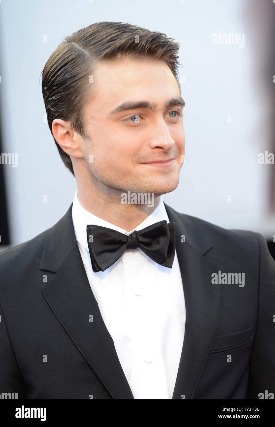 Daniel Radcliffe arrives on the red carpet at the 85th Academy Awards ...