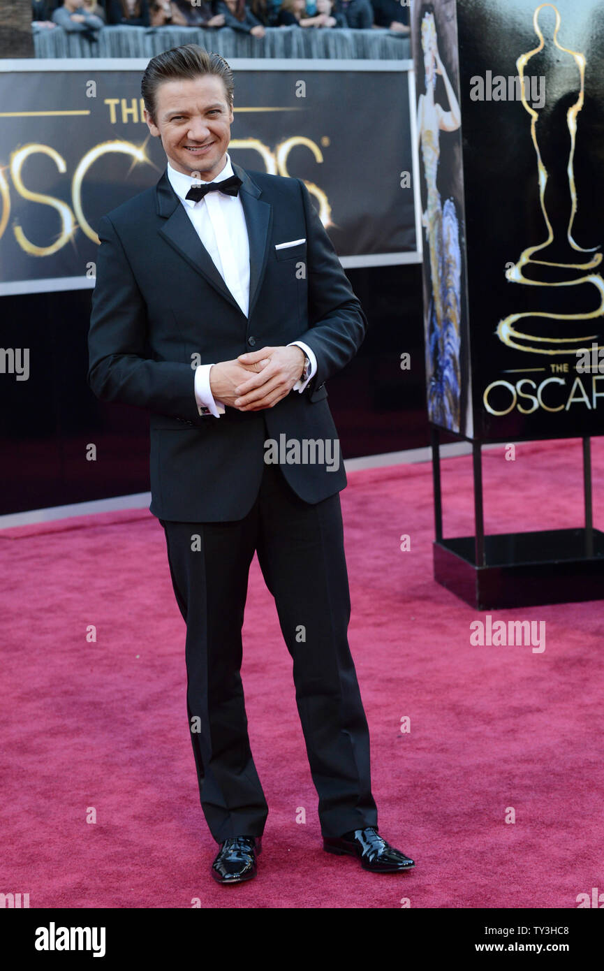 Jeremy Renner arrives on the red carpet at the 85th Academy Awards at ...