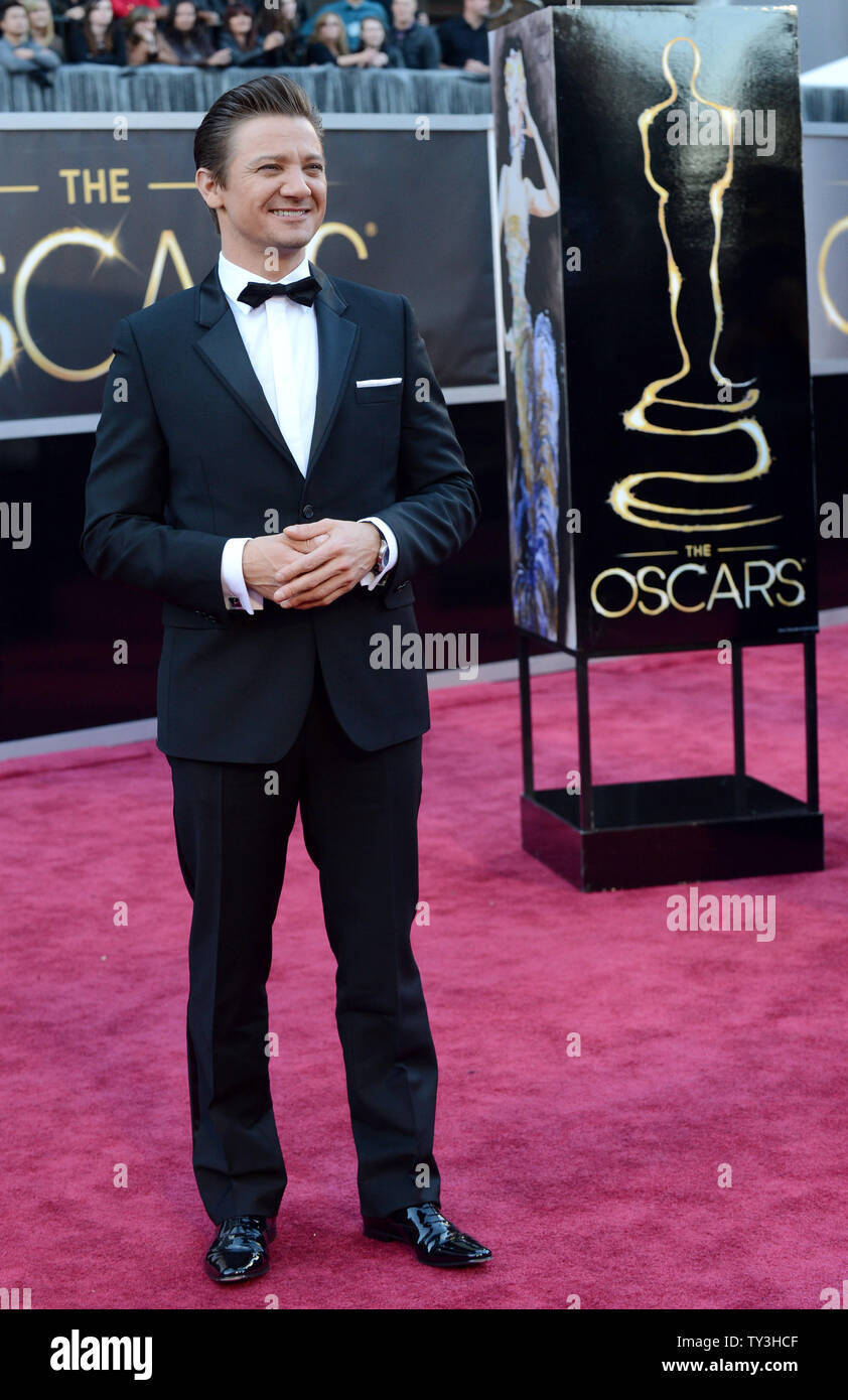 Jeremy Renner arrives on the red carpet at the 85th Academy Awards at ...