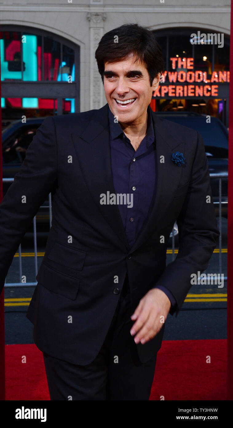 David copperfield magician hi-res stock photography and images - Alamy