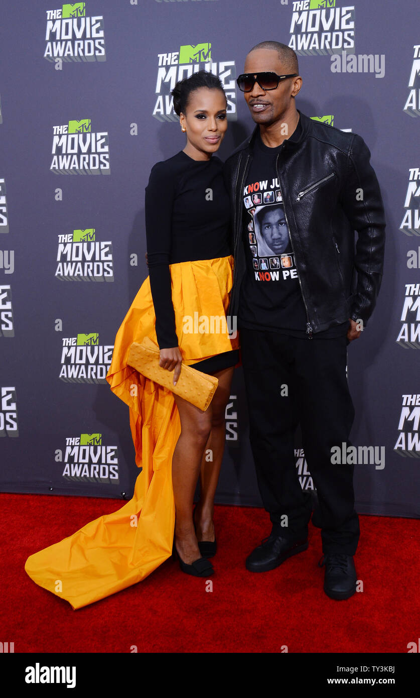 Actress Kerry Washington (L) and actor Jamie Foxx arrive for The MTV ...
