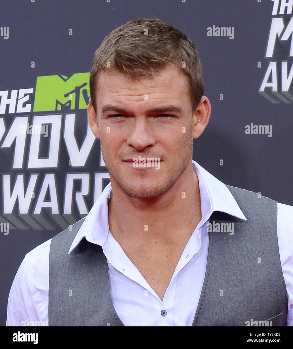 Actor Alan Ritchson arrives for The MTV Movie Awards at Sony Picture ...