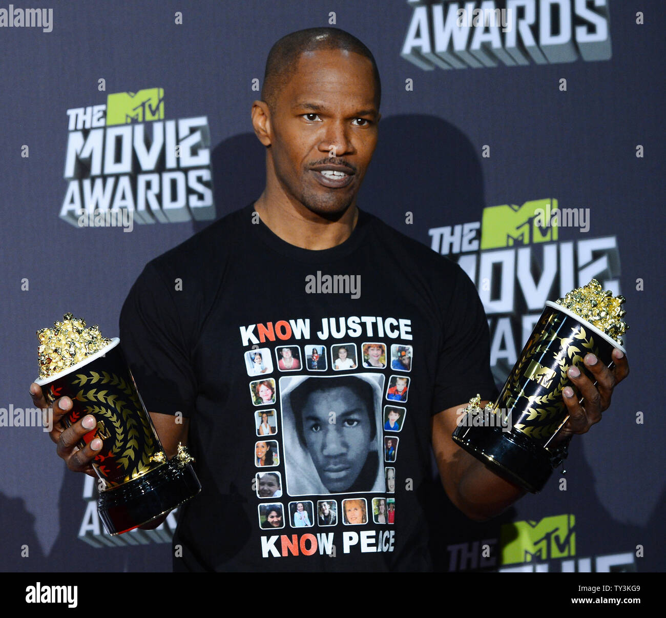 Actor Jamie Foxx, winner of the MTV Generation Award and Best Fight for ...