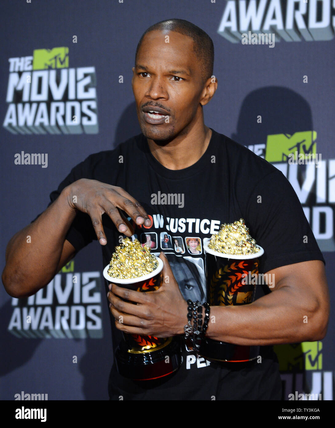 Jamie foxx with his best actor award hi-res stock photography and ...