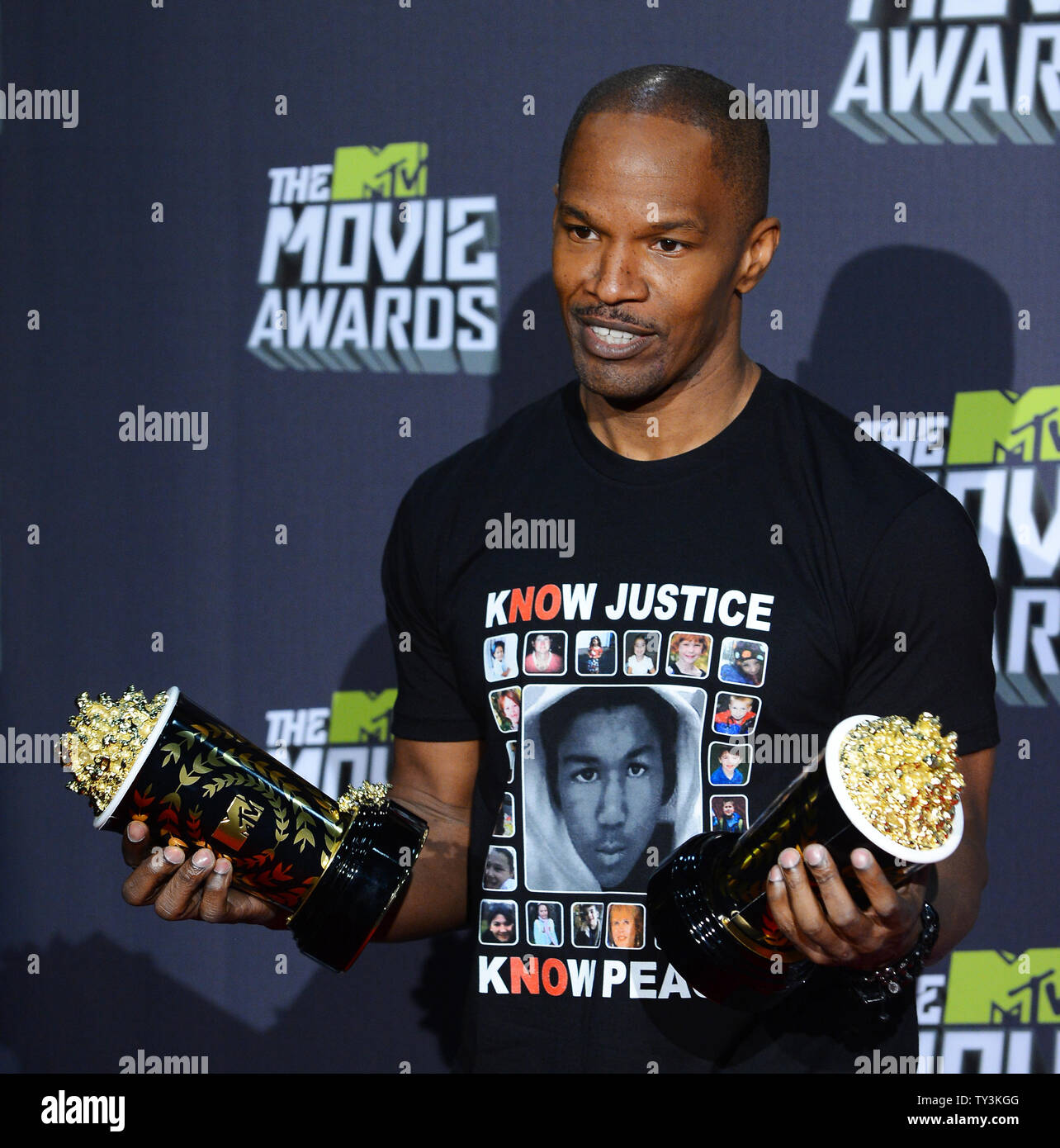 Actor Jamie Foxx, winner of the MTV Generation Award and Best Fight for ...